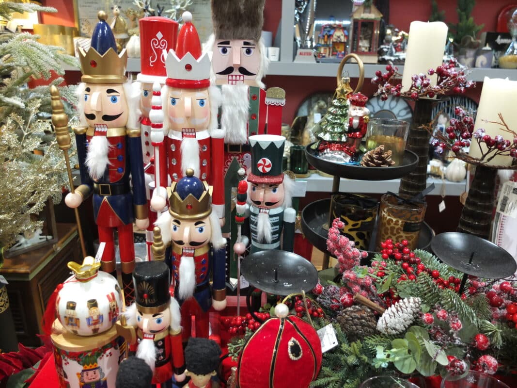 XMAS 23*: Ο ΚΥΒΟΣ ΔΙΝΕΙ ΤΟ ΣΥΝΘΗΜΑ ΓΙΑ ΤΑ ΠΙΟ ΜΑΓΙΚΑ ΧΡΙΣΤΟΥΓΕΝΝΑ ...