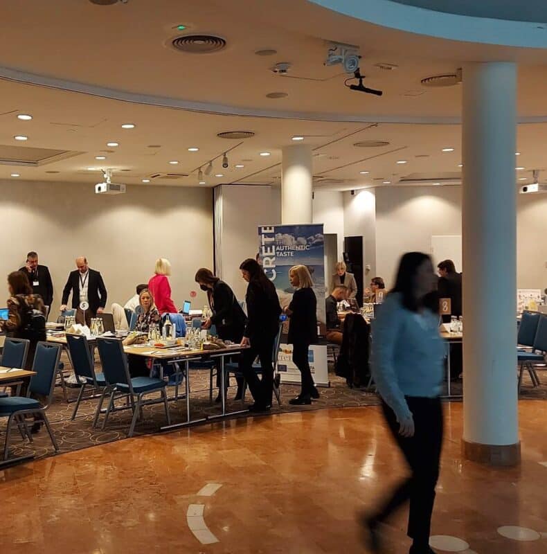 Ο ΔΗΜΟΣ ΝΑΥΠΑΚΤΙΑΣ ΣΕ ΤΟΥΡΙΣΤΙΚΟ WORKSHOP ΣΤΗΝ ΒΑΡΣΟΒΙΑ | The Locals?