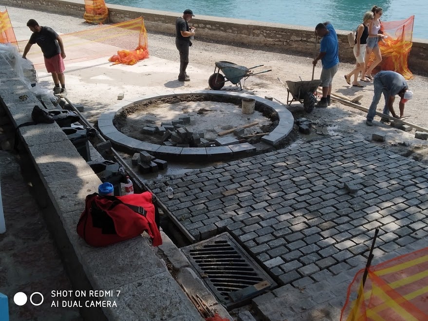 Η ΝΑΥΠΑΚΤΟΣ ΟΜΟΡΦΑΙΝΕΙ ΣΤΟ ΛΙΜΑΝΙ | The Locals